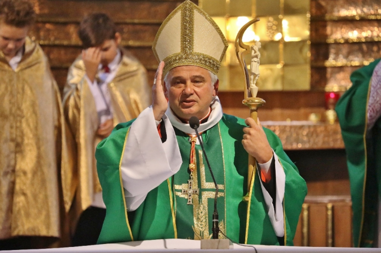 Kard. Krajewski: pomoc ubogim jest istotnym i nieprzerwanym elementem ...